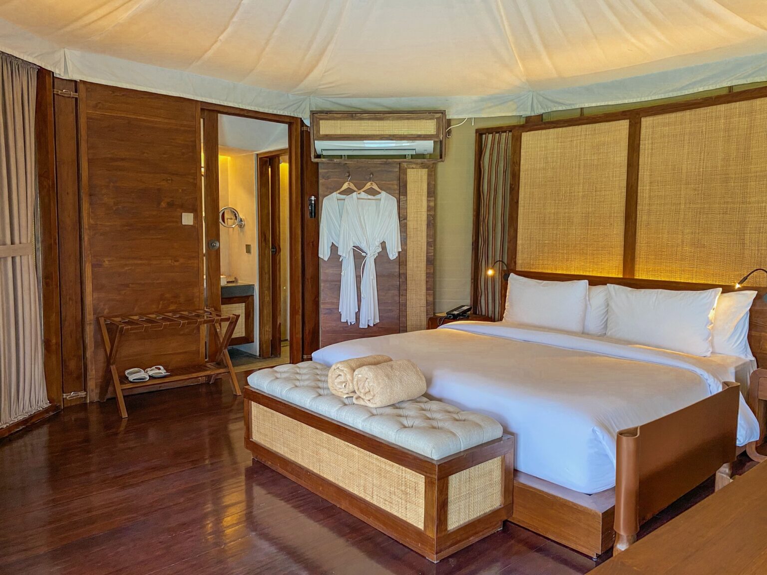 Family Pool Tent - The Wapa Lux Tent